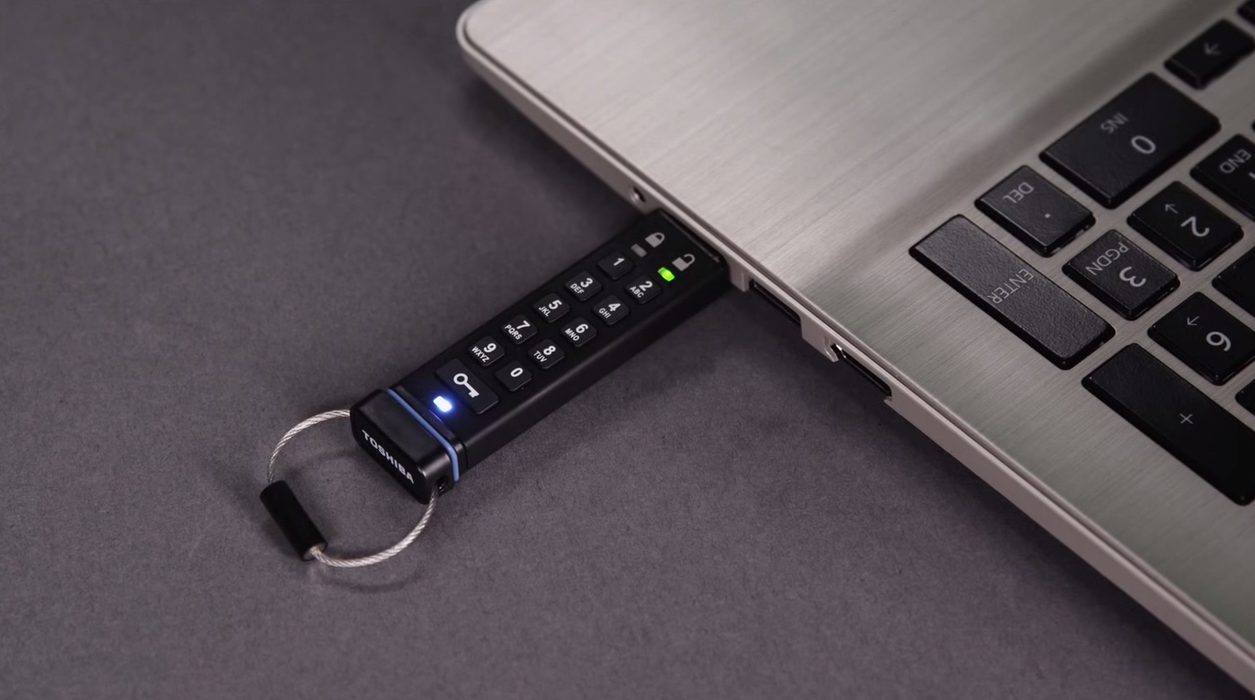 Toshiba Encrypted USB Flash Drive: Ένα USB Flash Με Πληκτρολόγιο Για ...